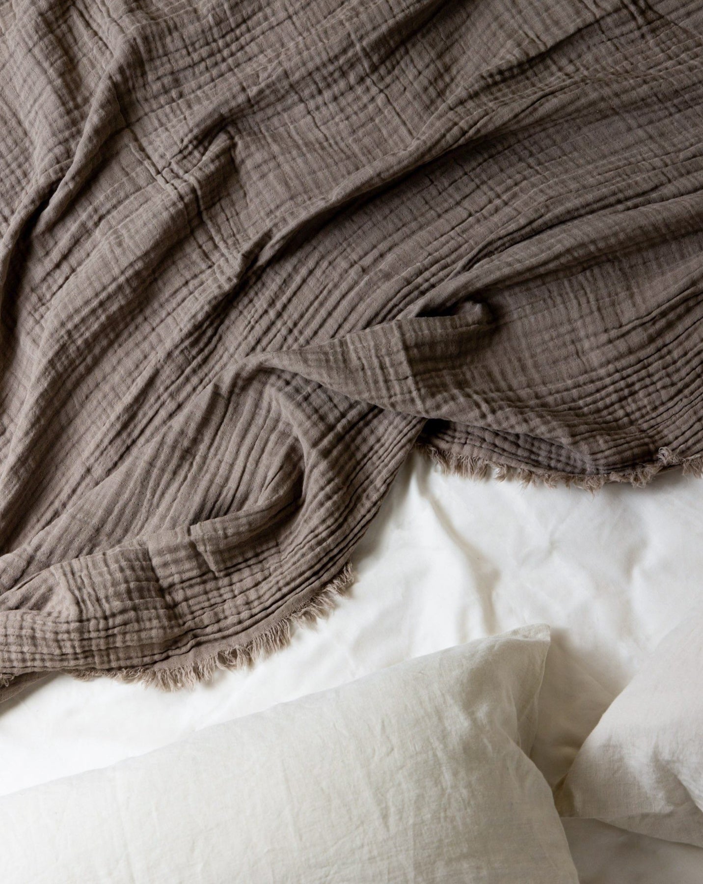 Halo Organic Cotton Muslin Bed Throw Blanket – YaYa & Co.