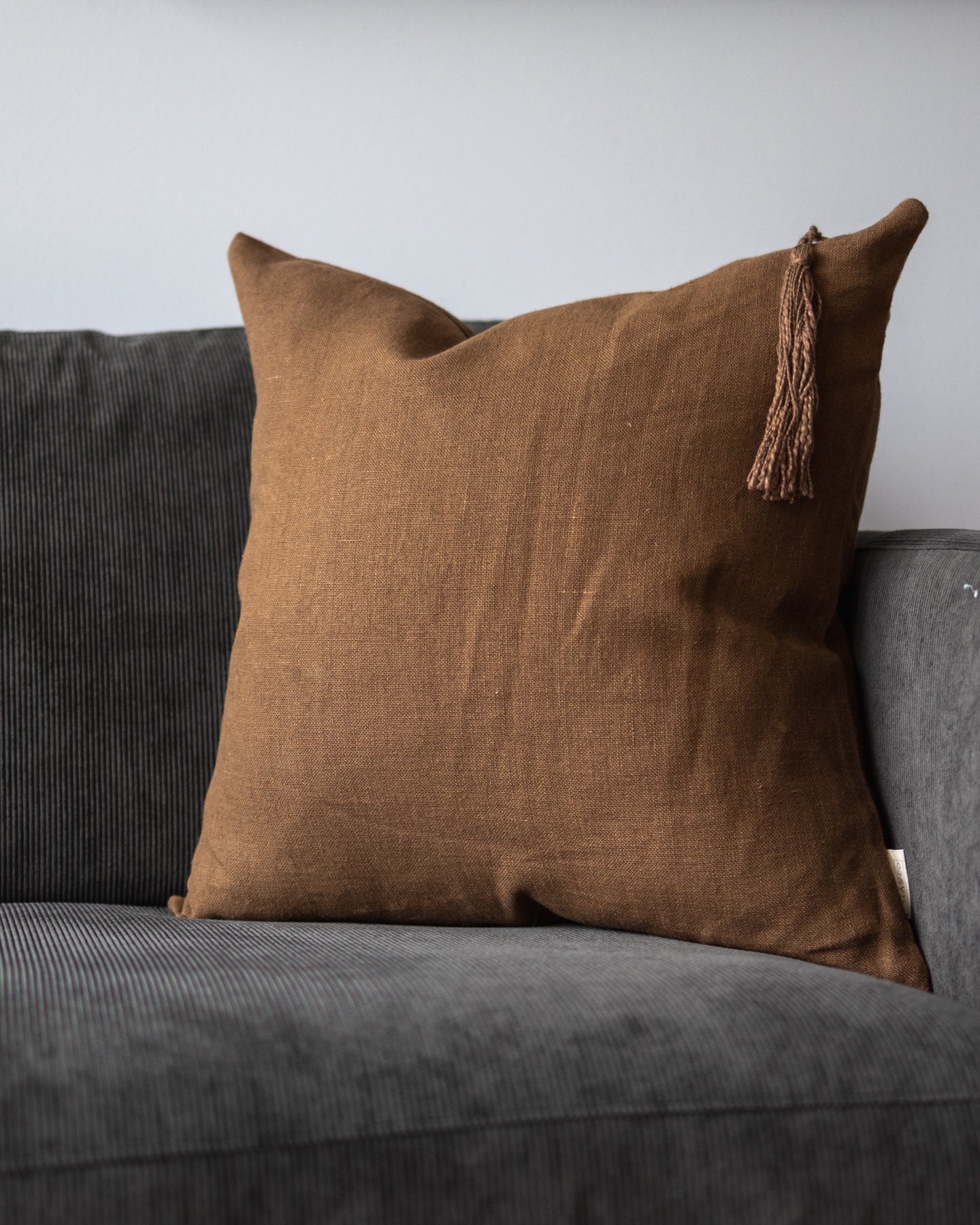 Chiara Organic Linen Throw Pillow – YaYa & Co.