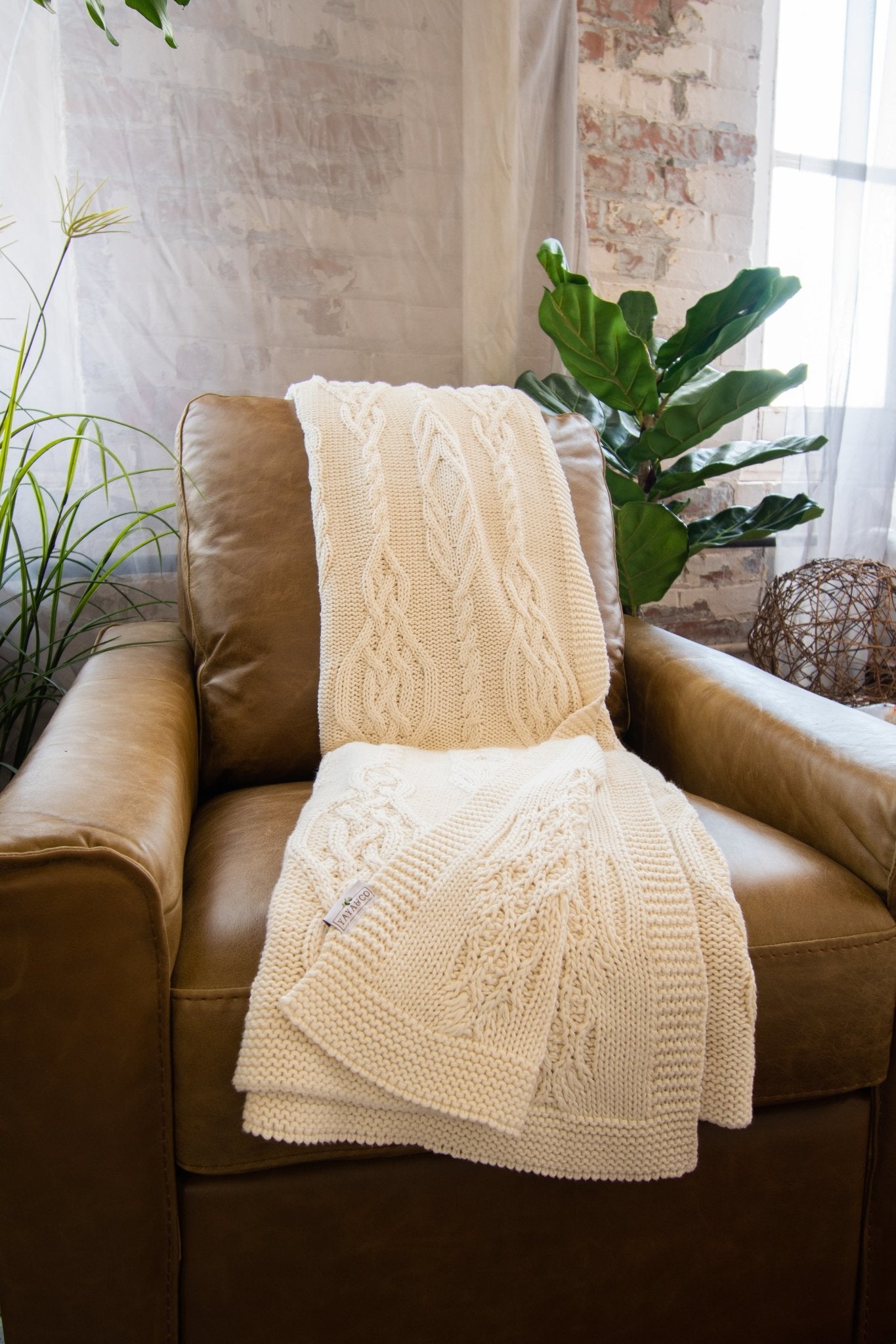 Lennox Organic Cotton Cable Knit Throw – YaYa & Co.