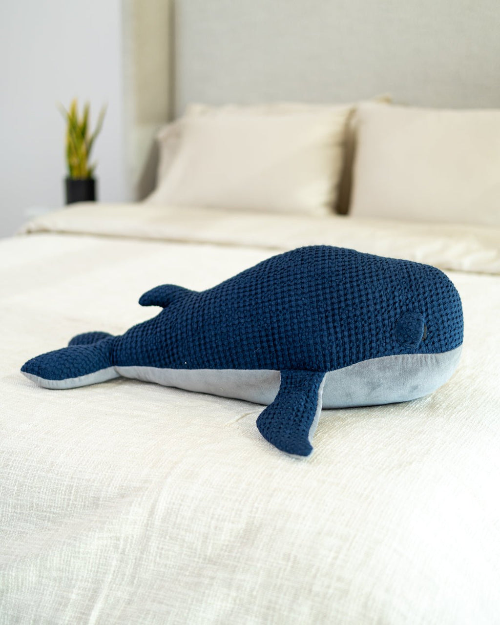 Organic Cotton Whale Pillow – YaYa & Co.