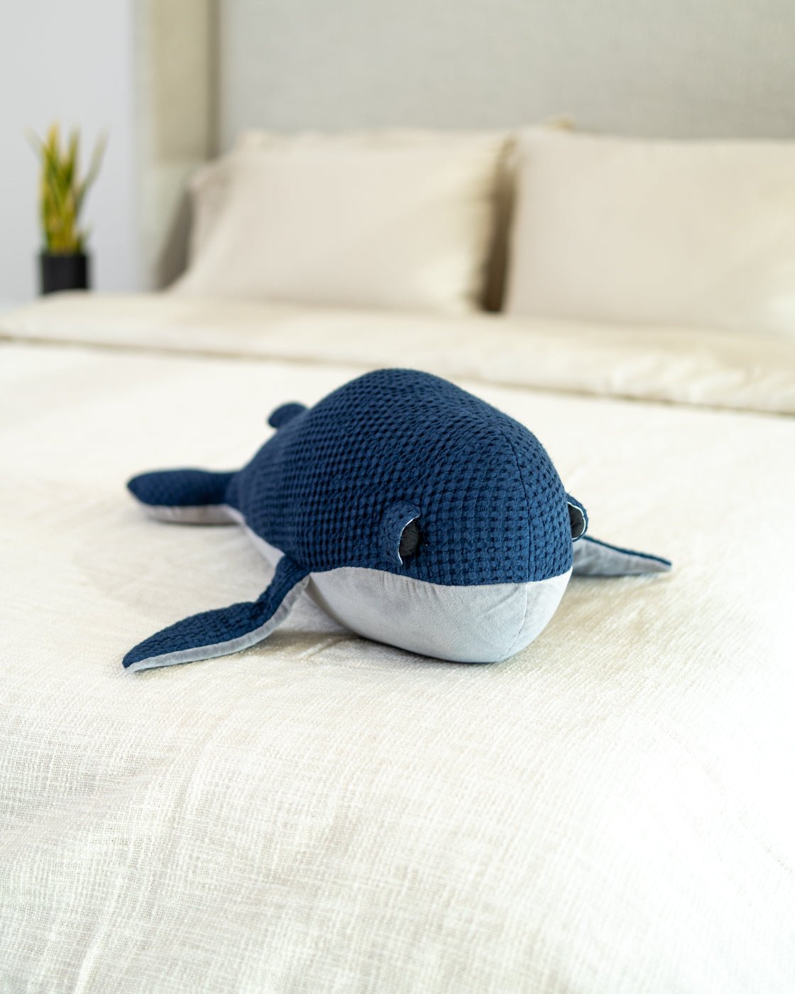 Organic Cotton Whale Pillow – YaYa & Co.