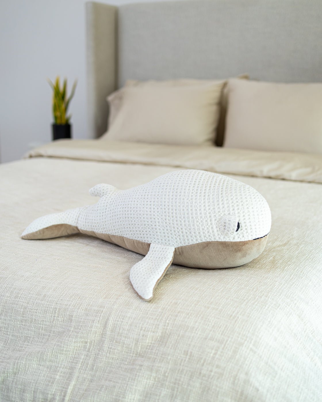 Organic Cotton Whale Pillow – YaYa & Co.